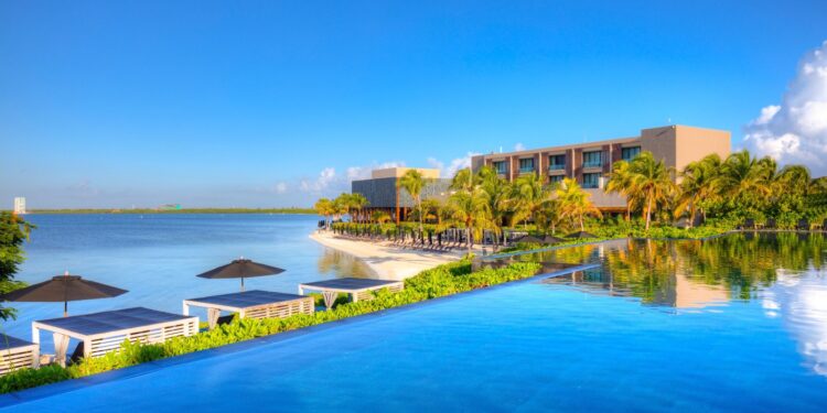NIZUC Resort & Spa